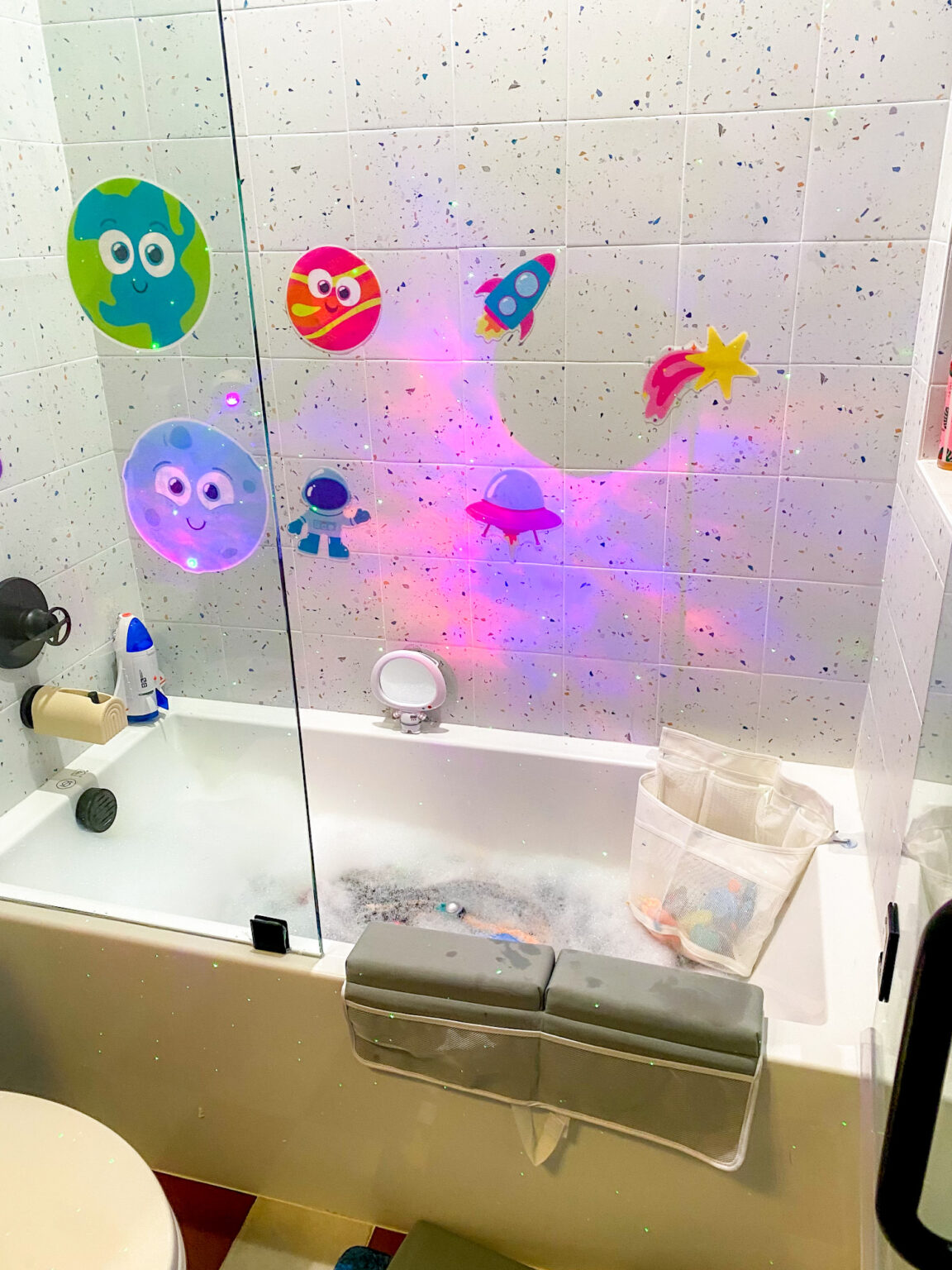 Outer Space Bath Time for Kids - Taryn Newton